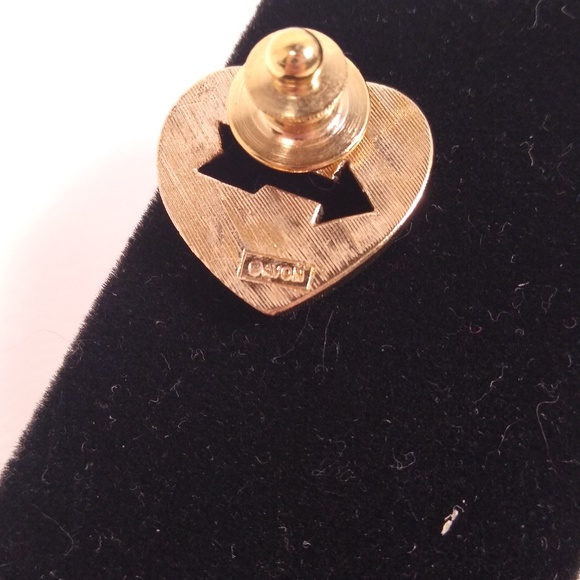 Avon | Jewelry | Pin Avon Gold Heart Arrow Vintage Brooch | Poshmark